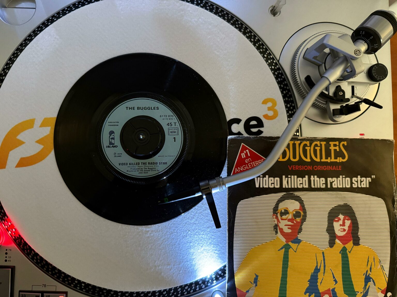 Le Vinyle de 10h moins 10 : Video Killed the Radio Star – The Buggles • Fréquence 3